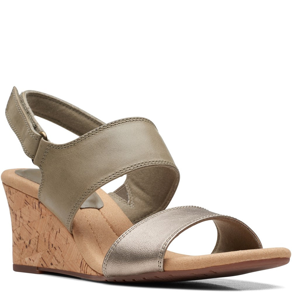 Womens Clarks Kyarra Faye Sandal Olive – Brantano